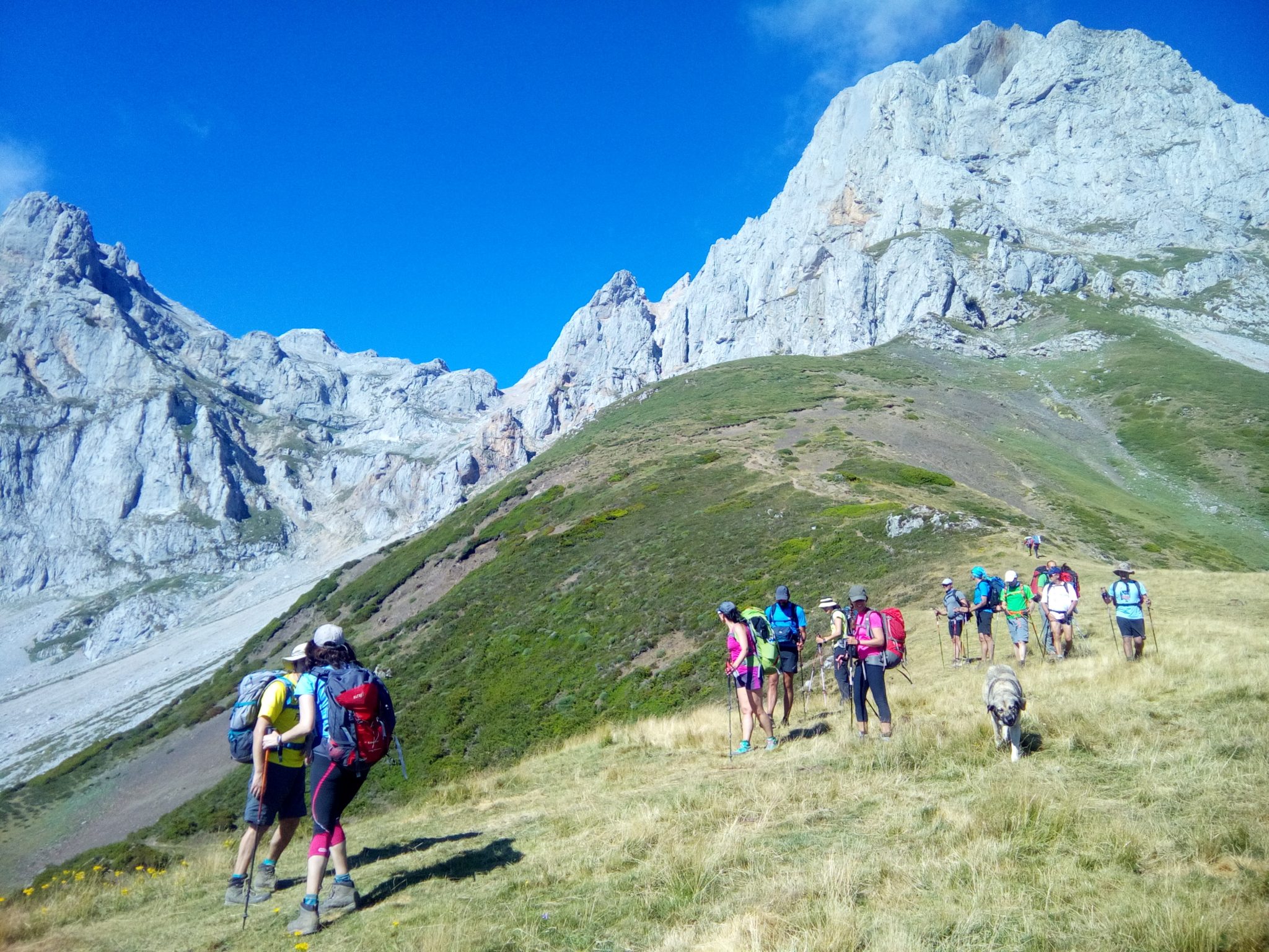 Anillo Extrem de Picos de Europa - Trekkinea Viajes con Guías de Montaña