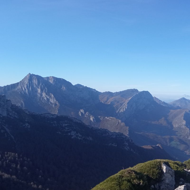 Trekking Parque Natural de Ponga - Trekkinea Viajes con Guías de Montaña